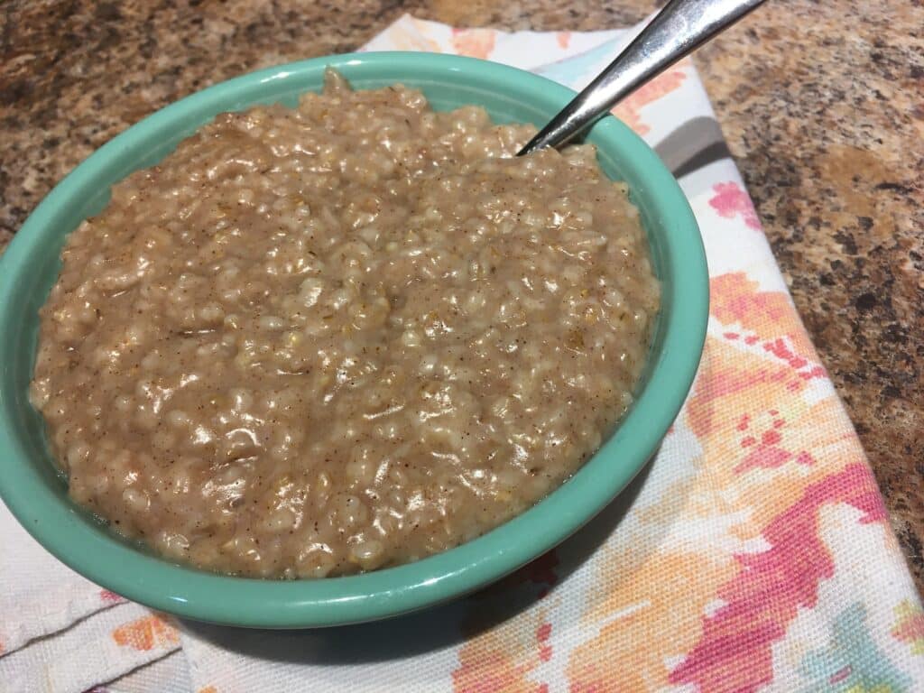 We Tried Slow Cooker Oatmeal. This Is How It Went. - Midwestern HomeLife