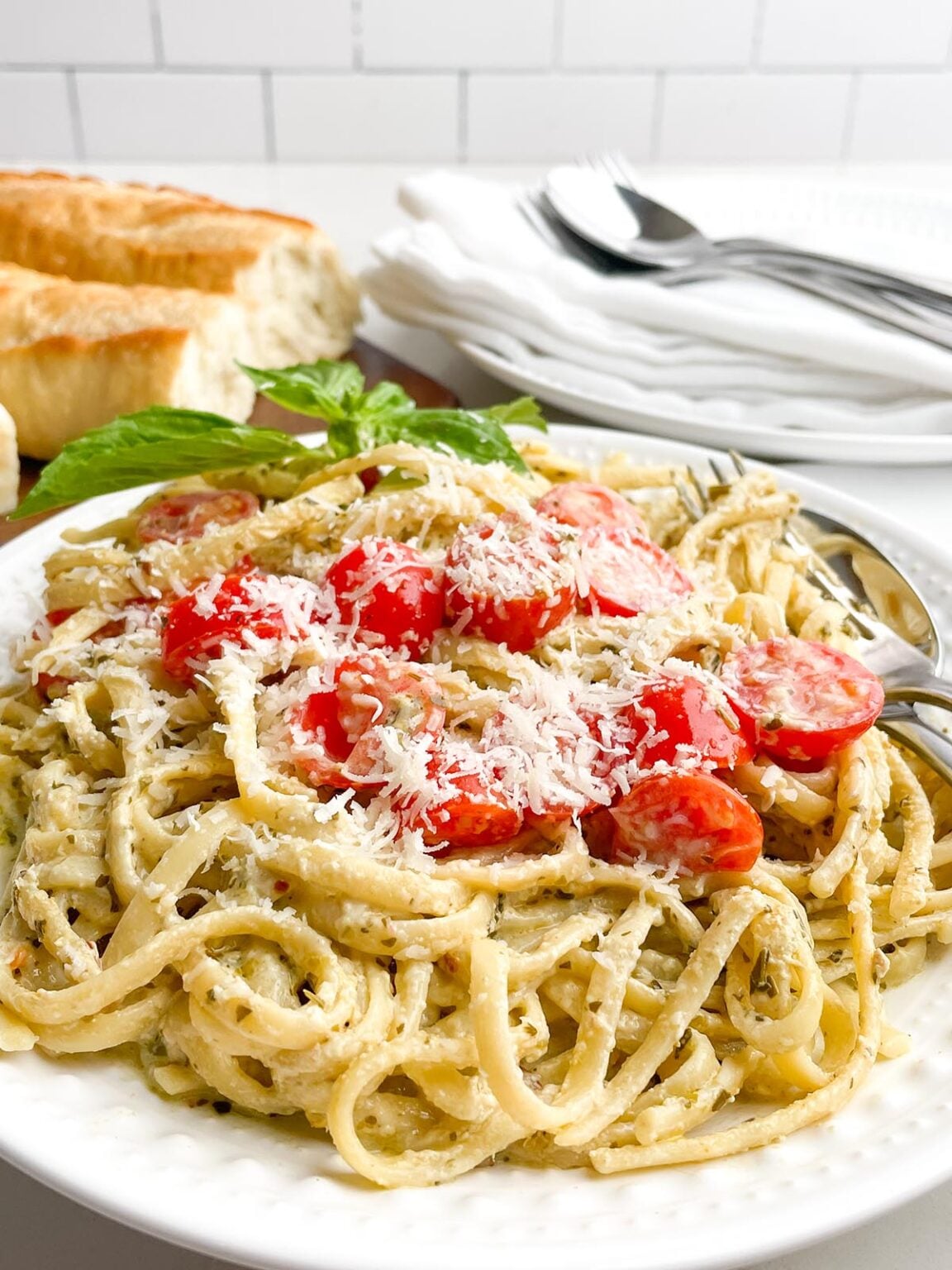 Easy Creamy Pesto Pasta - Midwestern HomeLife