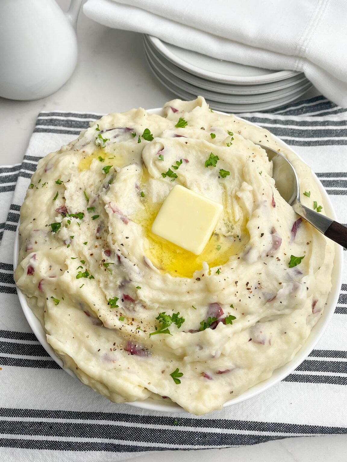 Garlic Red Skin Mashed Potatoes - Midwestern HomeLife
